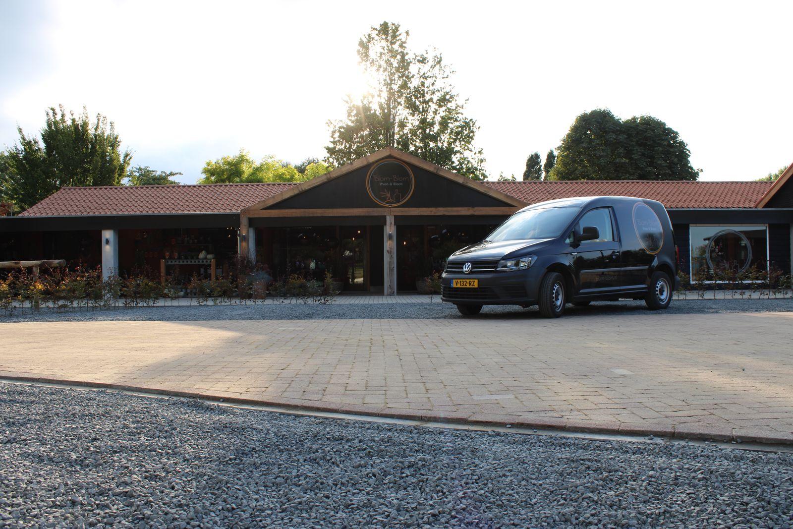 Blom-Blom | Natuurlijk & Stijlvol – Bloemen & Wonen in Ochten